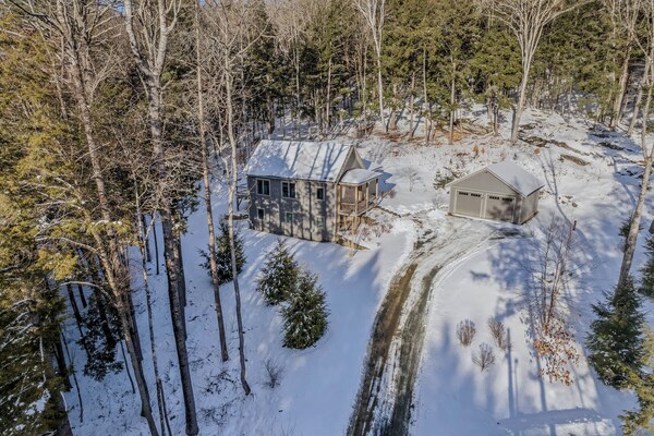 Fireplace, Woods, Club Access - Modern Quechee - Woodstock, VT