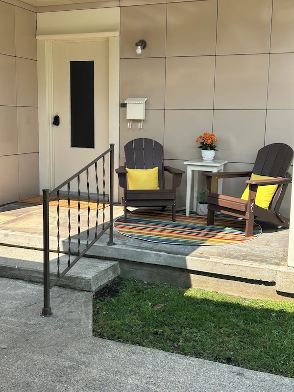 4.6 Miles From Lmu. Cozy 2-bedroom Lustron Home Located In Middlesboro, Ky, - Cumberland Gap, TN