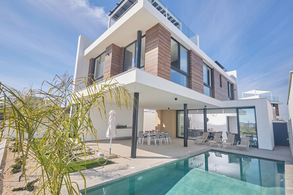 Luxury 5 Bedroom Villa With Pool And A Roof Garden In The Center Of Protaras - Protaras