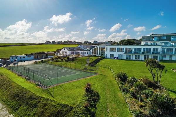 A Three Bedroomed, Dog Friendly Apartment In West Pentire, Crantock - Perranporth