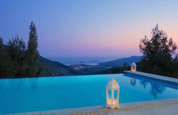 Charming Villa With 1 Bedroom And Wifi, Ac In Amazing Antalya - Kalkan