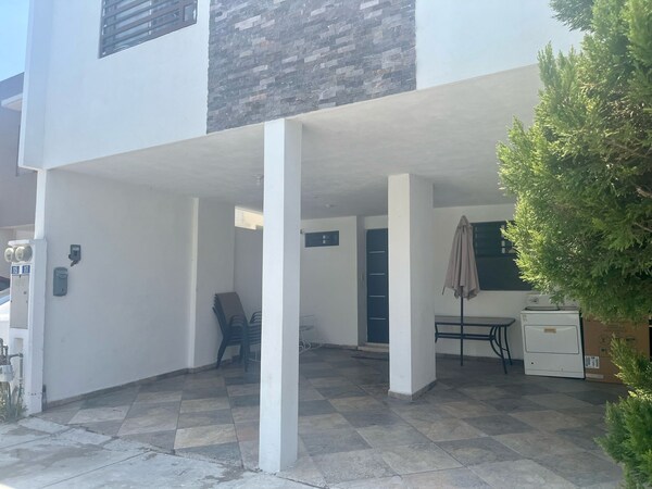 3-bedroom Condo In Phenomenal Ciudad Apodaca With Ac, Wifi, 20 Min From The Air - Monterrey Airport (MTY)