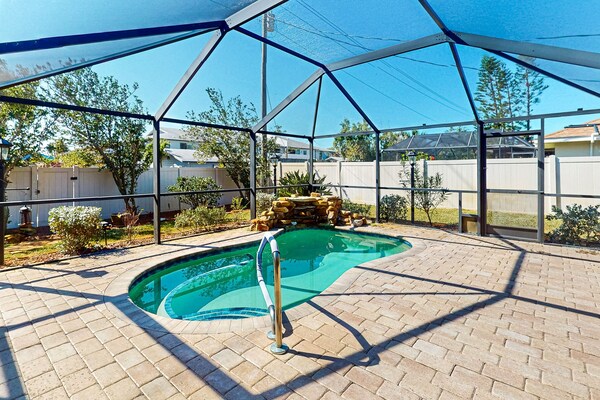 Spacious Home With Private Pool, Lanai, Washer/dryer, And  Close To Img - Bradenton, FL