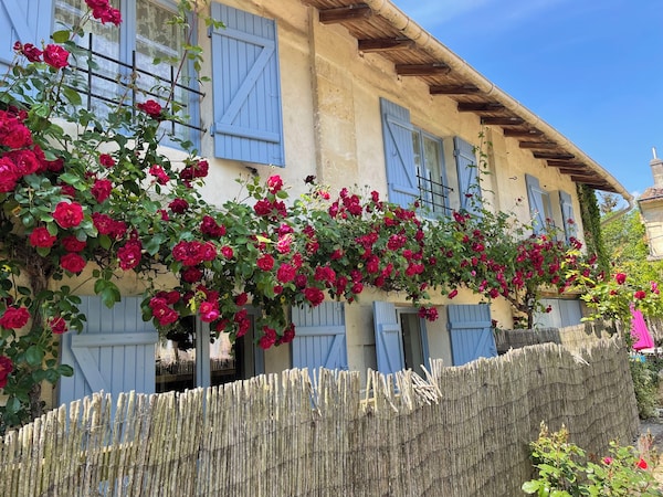 Cozy Cottage With Large Pool Amidst The Vineyards - Gironde