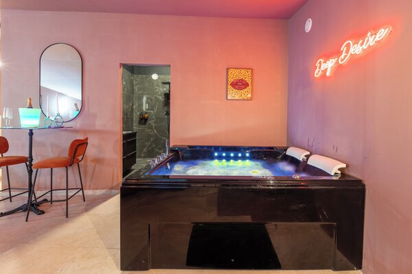Secret Room (Sauna Jaccuzi) - 멍똥