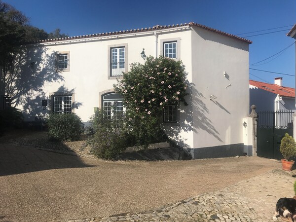 Garden Residence In Large Private Property..well Situated For Seeing The Sights - Rio de Mouro
