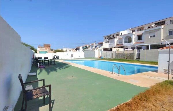 Chalet Para Familias O Amigos Con Piscina Compartida Y ¡Solo A 800m De La Playa! - Almería