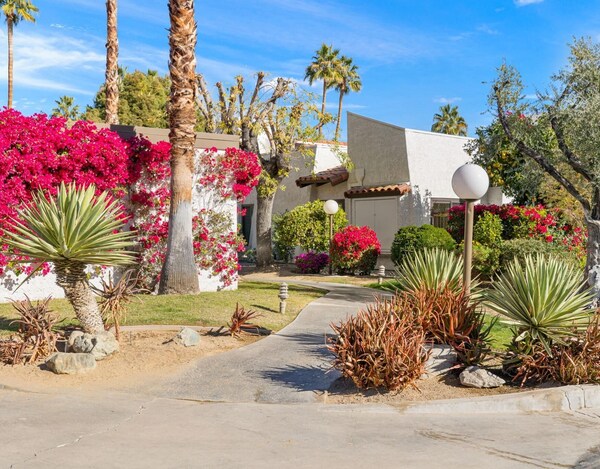 Renovated 2-bed/2-bath Single-level Home With Private Patio In Indian Canyons. - Palm Springs, CA