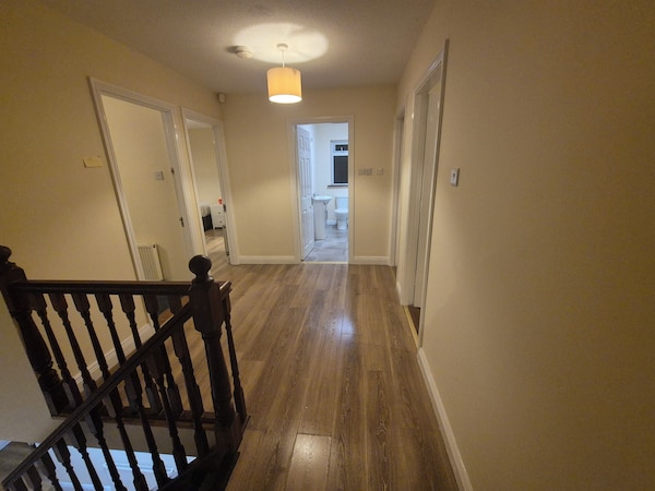 Spacious 6-bedroom House In Charming Limerick With Wifi - Limerick City