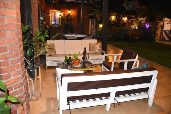 Spacious Wellness House In Ciudad Jardín - Ideal For Groups Of 13 People - 산티아고데칼리