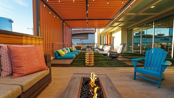 Enjoy Amazing Perks! 4 Spacious Units, Outdoor Pool, Minutes To Nashville Zoo - Nashville
