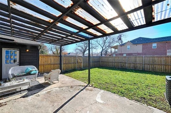Charming 3-bedroom House In Cute Old Town Plano - Plano, TX