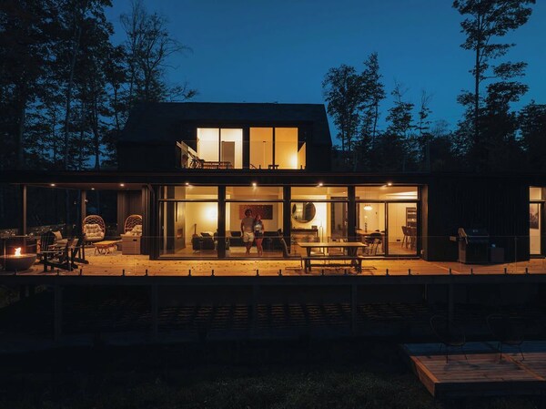 Bläk Kabin | Ski Tremblant, Sauna, Jacuzzi Et Yoga - Québec