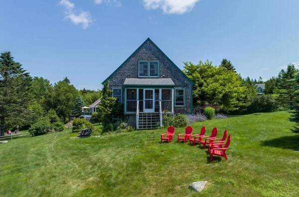 Charming 3-bedroom Waterfront Cottage In Tremont Spectacular Sunsets. - The Bluffs, Mt Desert