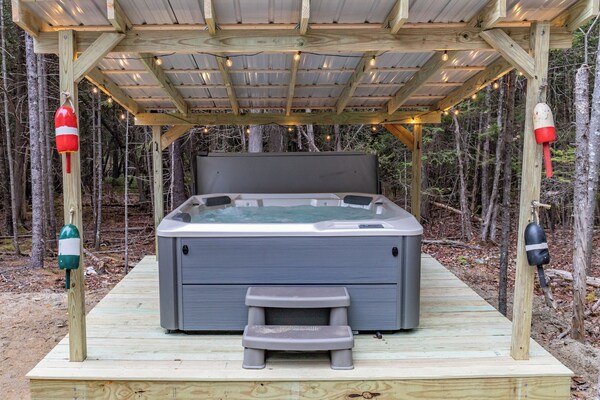 Cozy Acadia Hideaway With Hot Tub - Southwest Harbor, ME