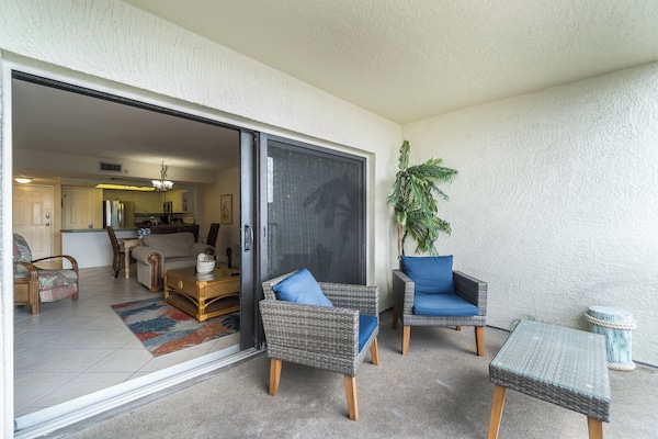 Beach Condo At John's Pass - Madeira Beach, FL