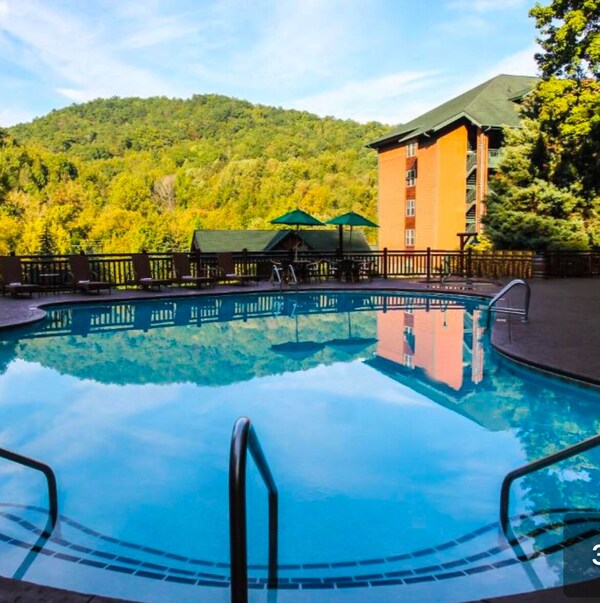 Charming Westgate Mountain Resort In Gatlinburg With Water Park - Gatlinburg, TN