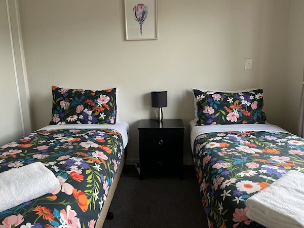 Snow Pine 2 Bedroom Apartment - Lake Tekapo