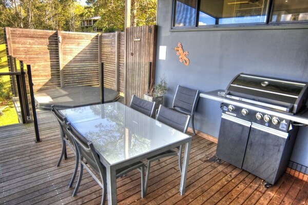 Two-bedroom Cabin At The View - Villa - Brisbane