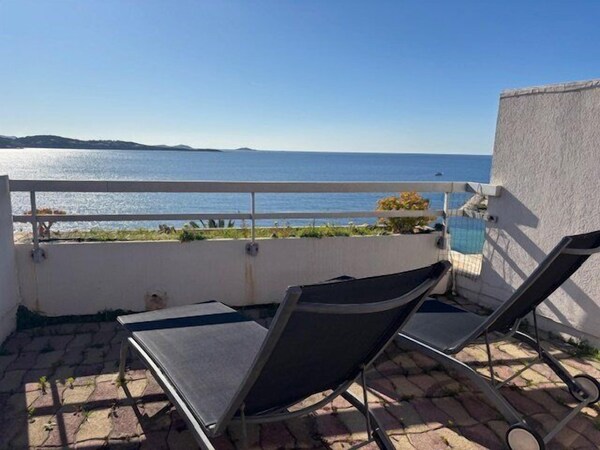 Front De Mer Avec Terrasse Et Solarium  Vue Mer , Garage Privatif - Bandol