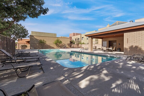 Serene Retreat W/ Pool & Spa - Tucson, AZ