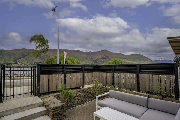 Lakeview Luxury Villa - Wanaka