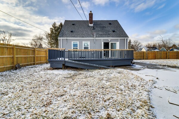 1 Mi To Rouge Park: Home W/ Fenced Yard & Deck - Detroit, MI