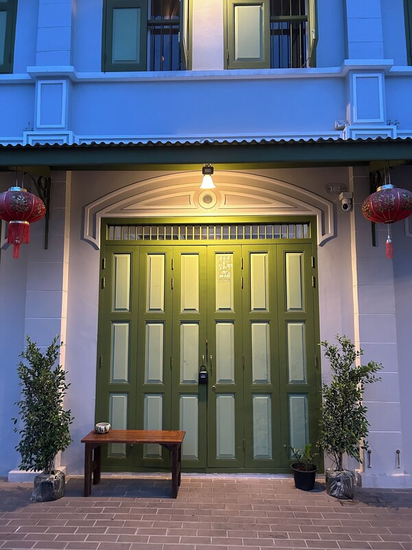 Private House In Chinatown/ 2br,2bath, 7mints To Mrt Samyot/5 Guests - 曼谷