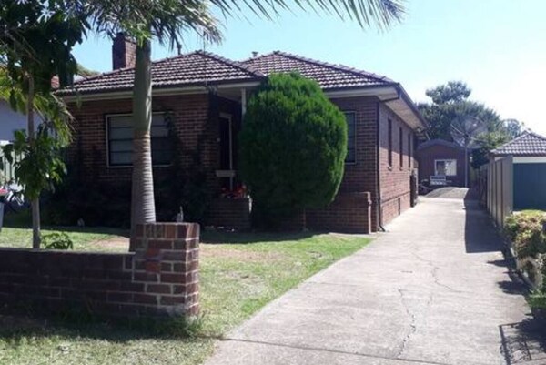 Quiet House In Narwee - Sutherland