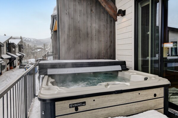 New Luxury Chalet 366 I Hot Tub I Great Views I Best Price I Free Adventures Daily - Granby, CO