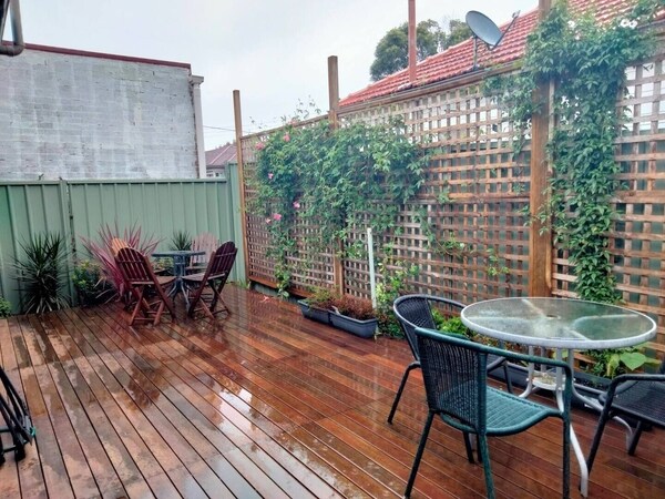 Adorable 1bedroom Guesthouse In Narwee With Deck - Carlton