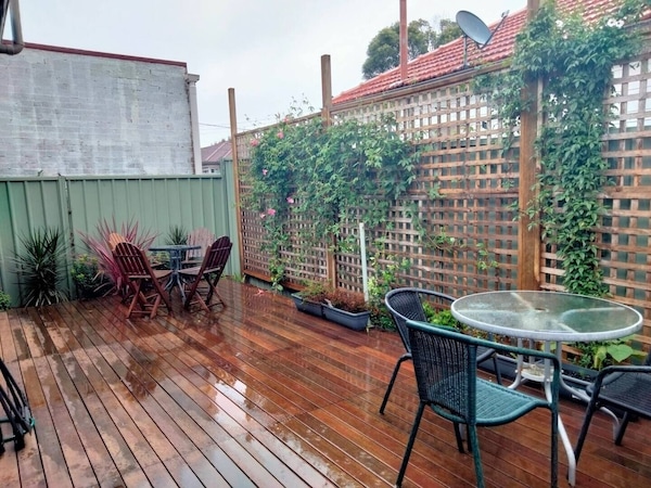 Adorable 1bedroom Guesthouse In Narwee With Deck - Carlton