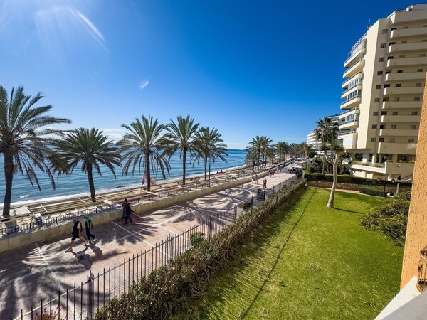 Diana Nº108- 2 Bedrooms Apartment Front Line Beach- Sea Views- - Ojén