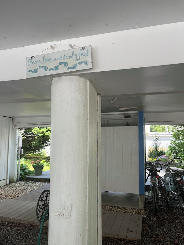 Bethany Beach Cottage - Dog Friendly! Bike To The Beach - Delaware