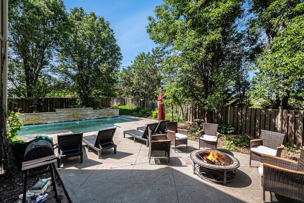 Kc Oasis: Pool, Hot Tub, Sauna - Spring Hill, KS