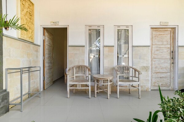 Pondok Chesia: Cozy Stay Near Batu Bolong Beach, With Surf Lessons & More! - Canggu