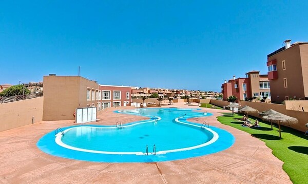 Casa Kusama. Finally Relax Somewhere Else And Still Feel At Home. - Corralejo