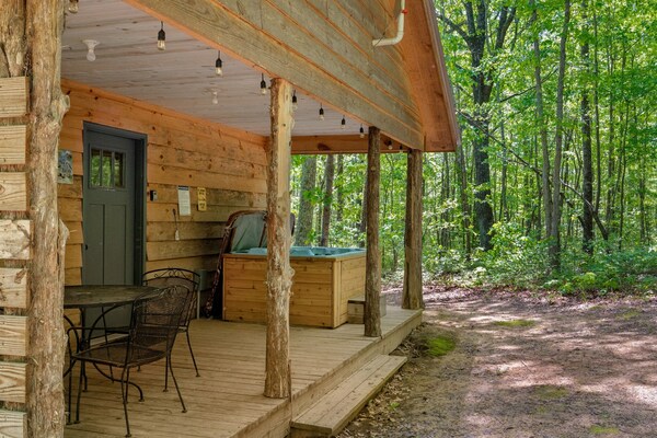 Bird House-woodsy Getaway W/hot Tub & Fire Pit - Alabama