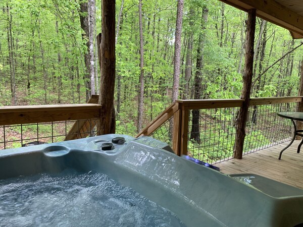 Deer Trail-getaway To The Woods W/hot Tub & Fire Pit - Alabama
