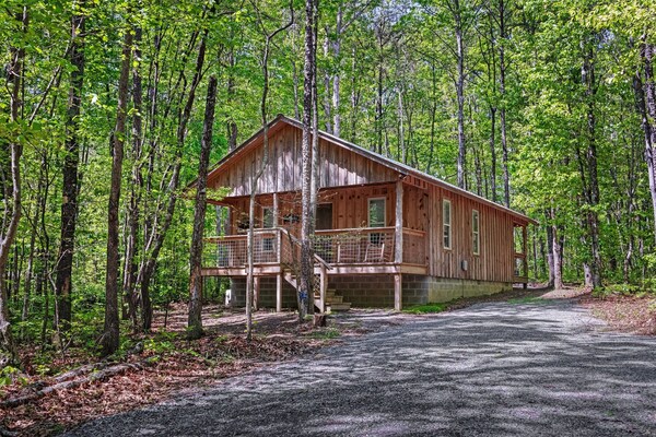 Squirrel's Nest-cozy Cabin W/hot Tub & Fire Pit - DeSoto State Park, Fort Payne