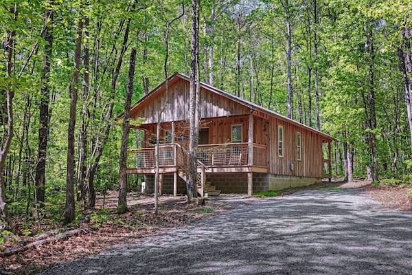 Squirrel's Nest-cozy Cabin W/hot Tub & Fire Pit - DeSoto State Park, Fort Payne