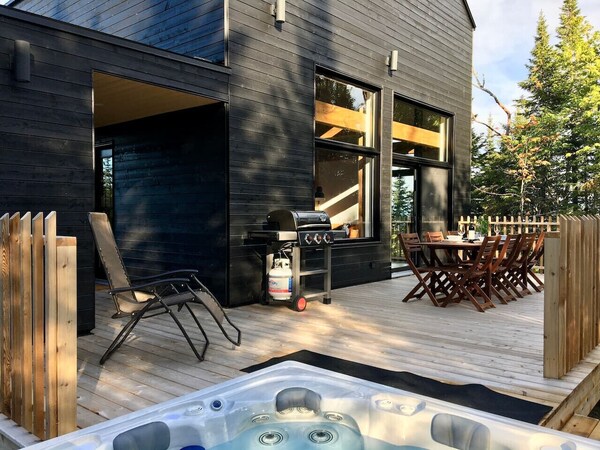 Chalet Valhalla - Views, Hot Tub And Coziness - Charlevoix