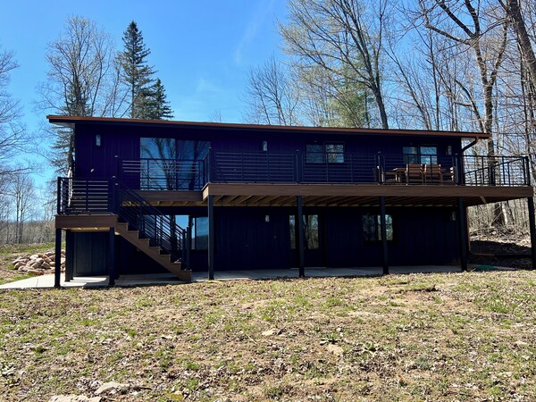 Newly Remodeled Lakefront 4-bedroom House With Ac And Wifi In Iron Mountain - Iron Mountain, MI