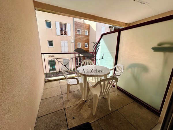 Au Phil De L'eau - Logement Avec Balcon & Parking - Rochefort, France