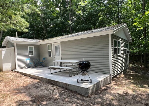 Brookside Cottages And Resort Lakeview Cottage - Traverse City, MI