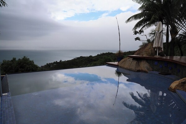 Mansão Em Ilha Bela! Uma Vista Perfeita Para Curtir Com A Família - Ilhabela
