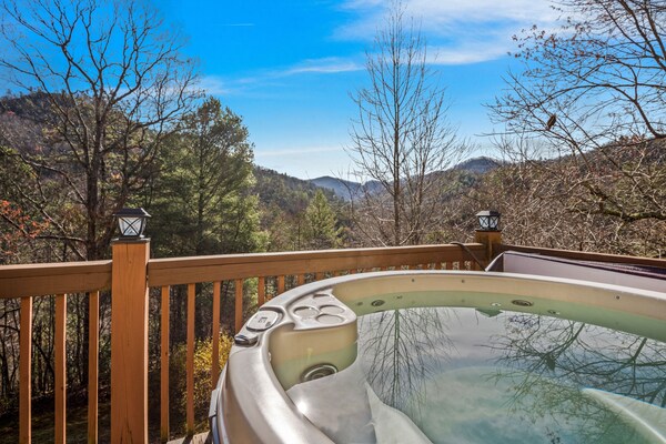 Cozy 3br Mountains Retreat With Full Kitchen,wifi And Located Near Downtown - Bryson City, NC
