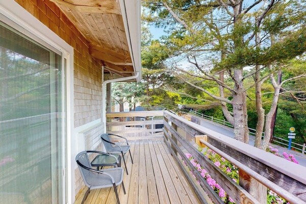 Island Inn -  2 Bedroom & 1.5 Bath Townhouse - 51g - Oak Bluffs, Ma - Oak Bluffs, MA