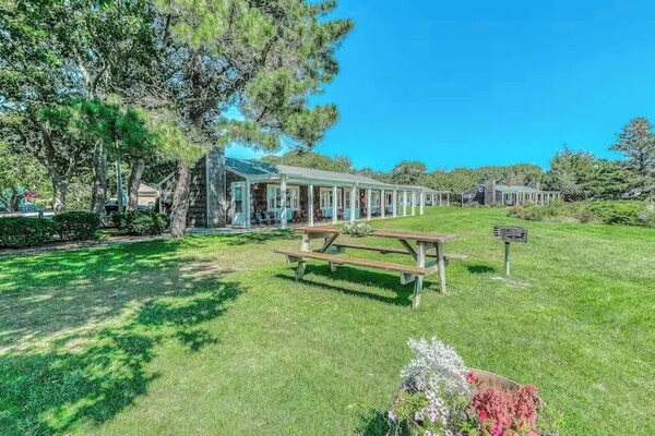 Island Inn - Queen Studio - 24f - Oak Bluffs, Ma - Oak Bluffs, MA