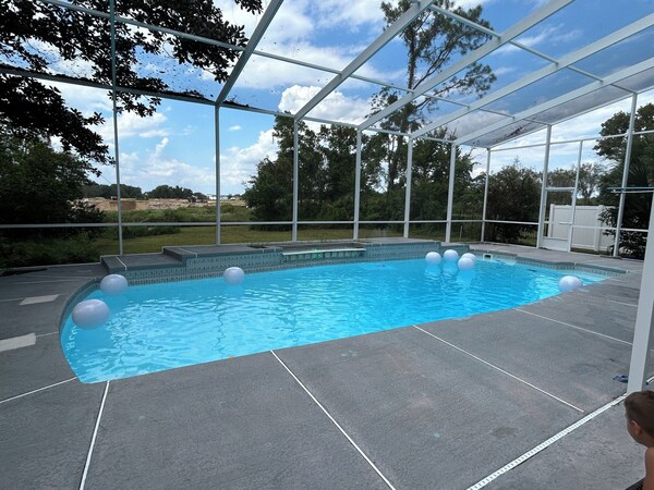 Spacious 4 Bedroom 3.5 Bath Pool Home W/ Gym!! - Mount Dora, FL